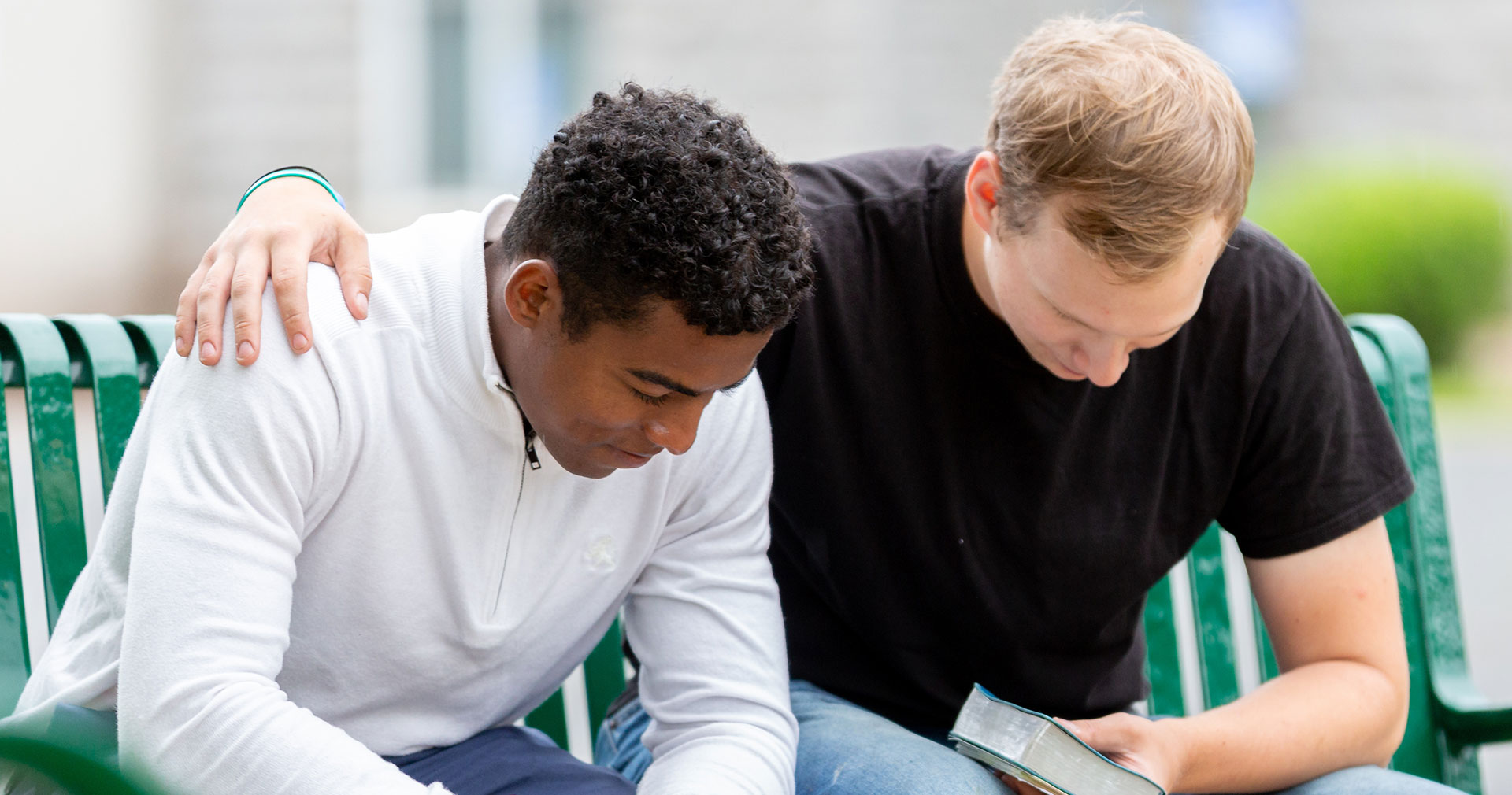 Blog – Men Praying Everywhere